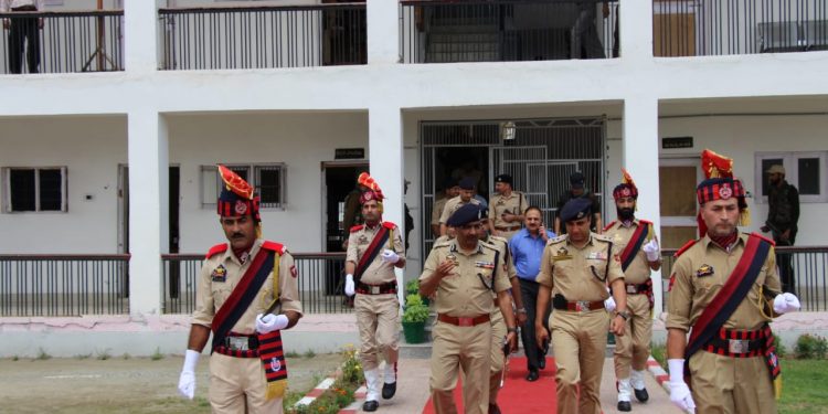 DGP reviews security scenario in South Kashmir – Curtain Raiser News